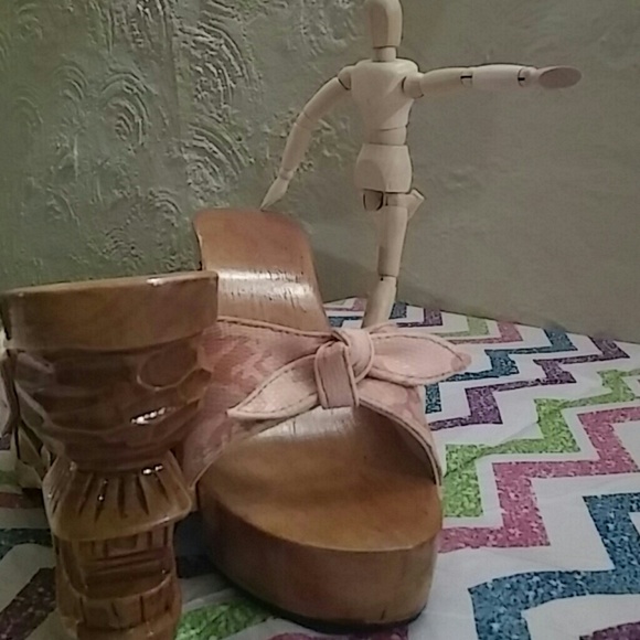 Island Style | Shoes | Vintage Island Carved Heels | Poshmark